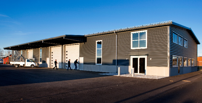 Priemyselné haly s administratívou - Borga